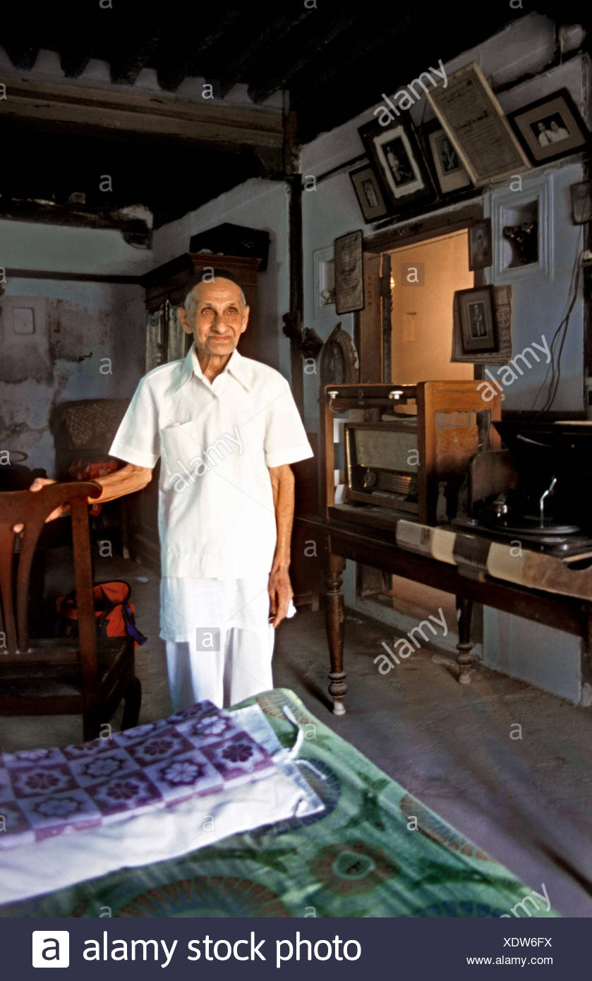 Parsi Man Stock Photos & Parsi Man Stock Images - Alamy