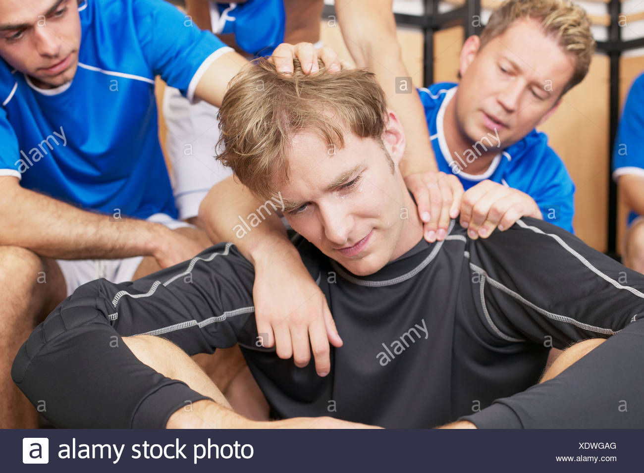 Hand On Shoulder Support Comfort High Resolution Stock Photography and ...