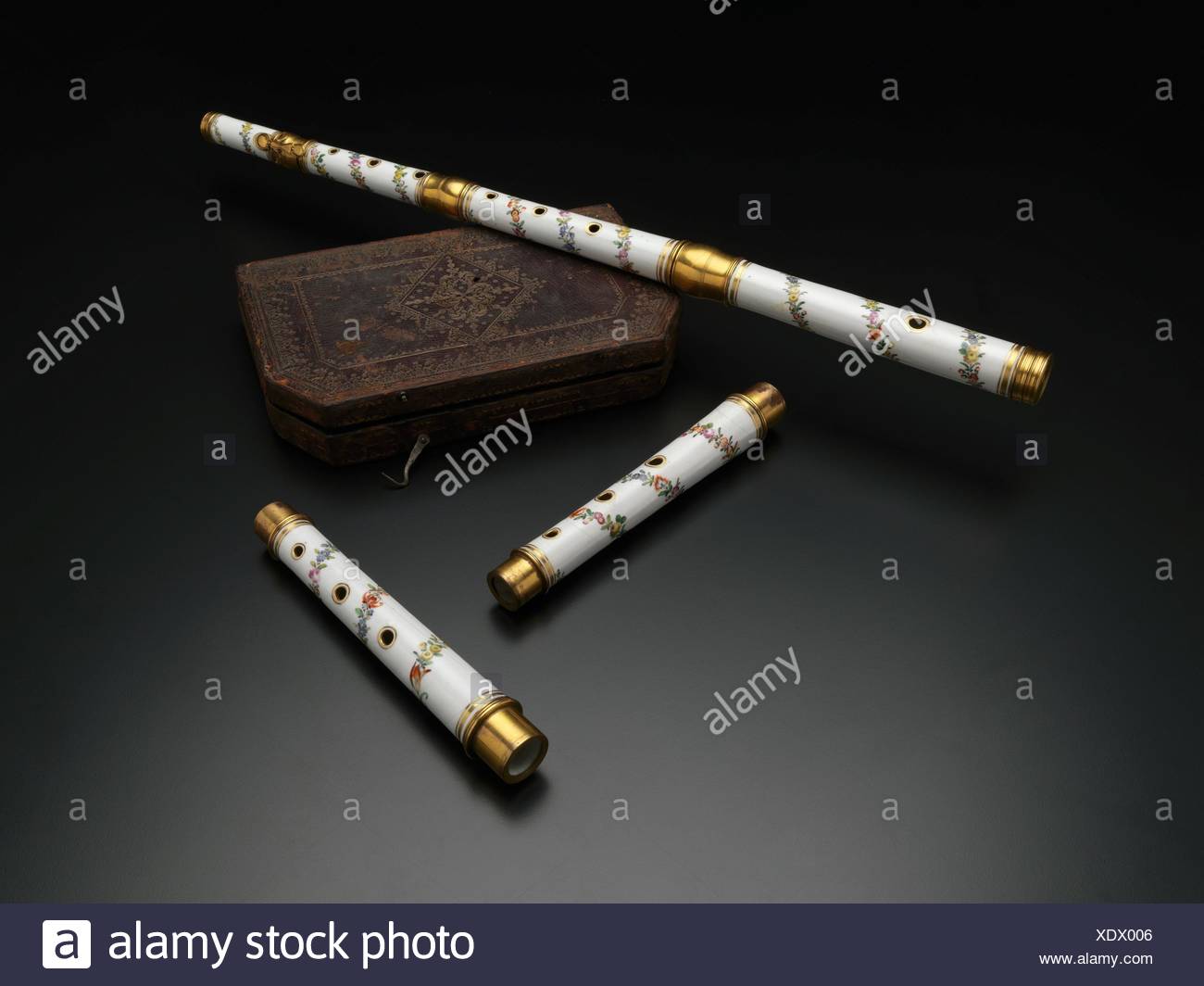 Gold Plated Line High Resolution Stock Photography and Images - Alamy