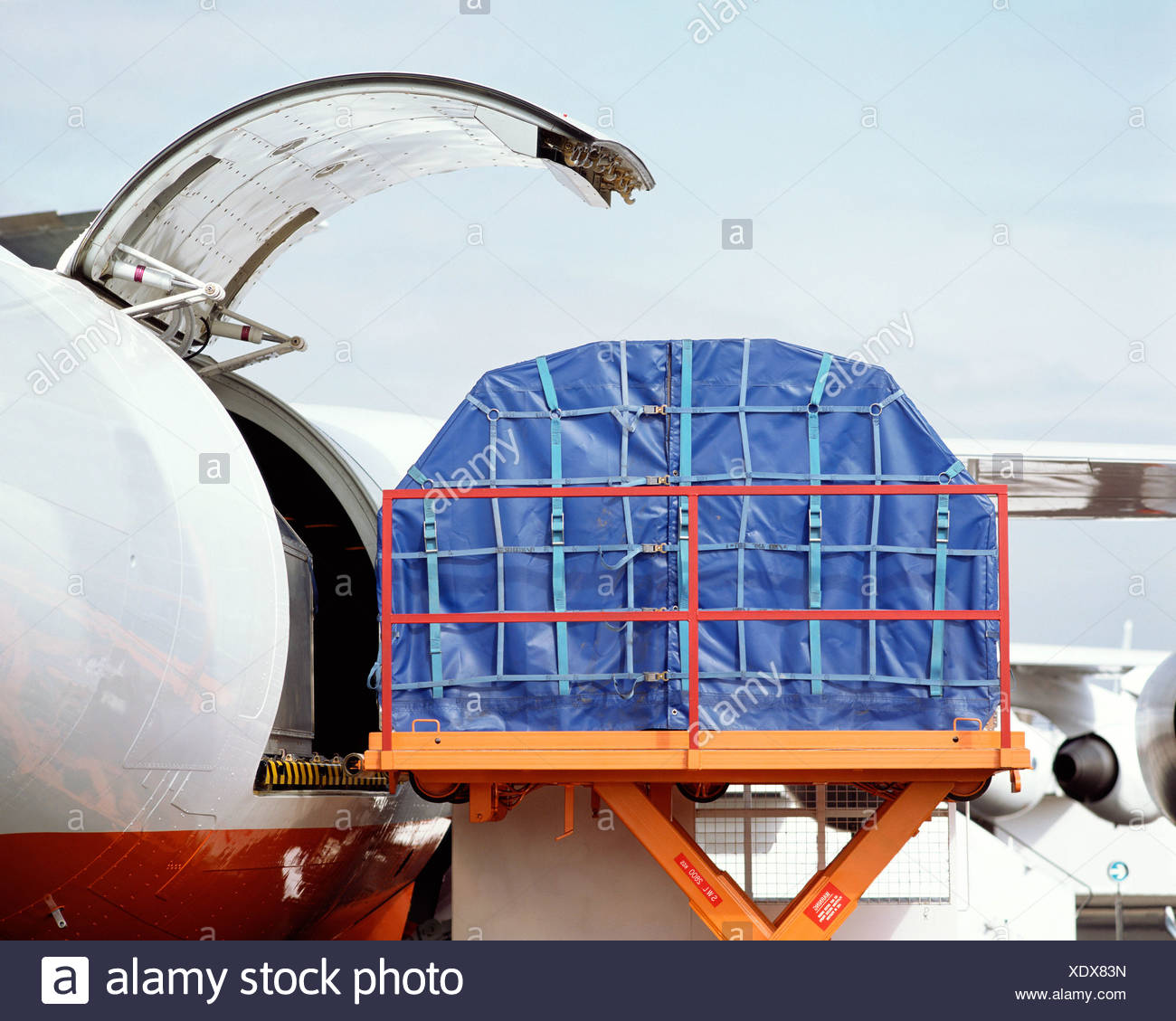 Cargo Plane Cargo Aircraft High Resolution Stock Photography and Images ...