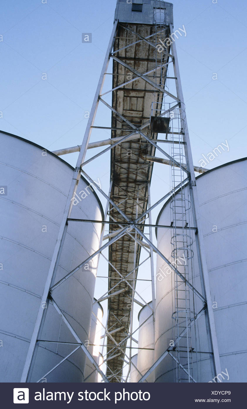 Tall Grain Silo High Resolution Stock Photography and Images - Alamy