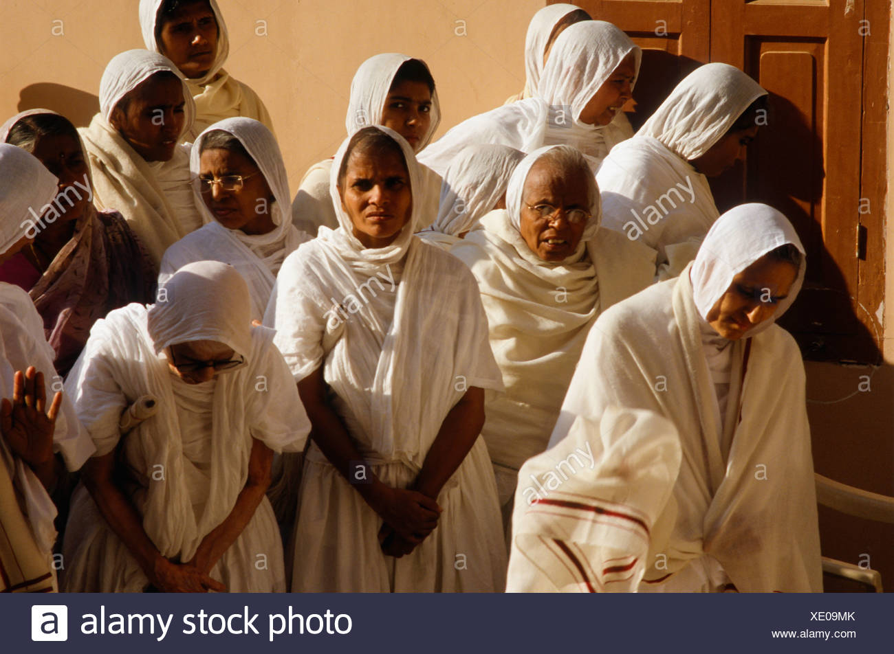 India Jain Nuns High Resolution Stock Photography and Images - Alamy