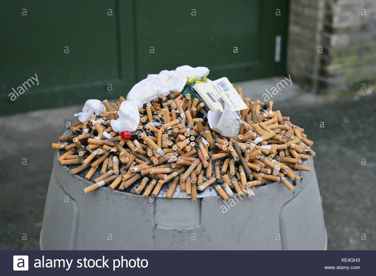 Cigarettes Garbage High Resolution Stock Photography and Images - Alamy