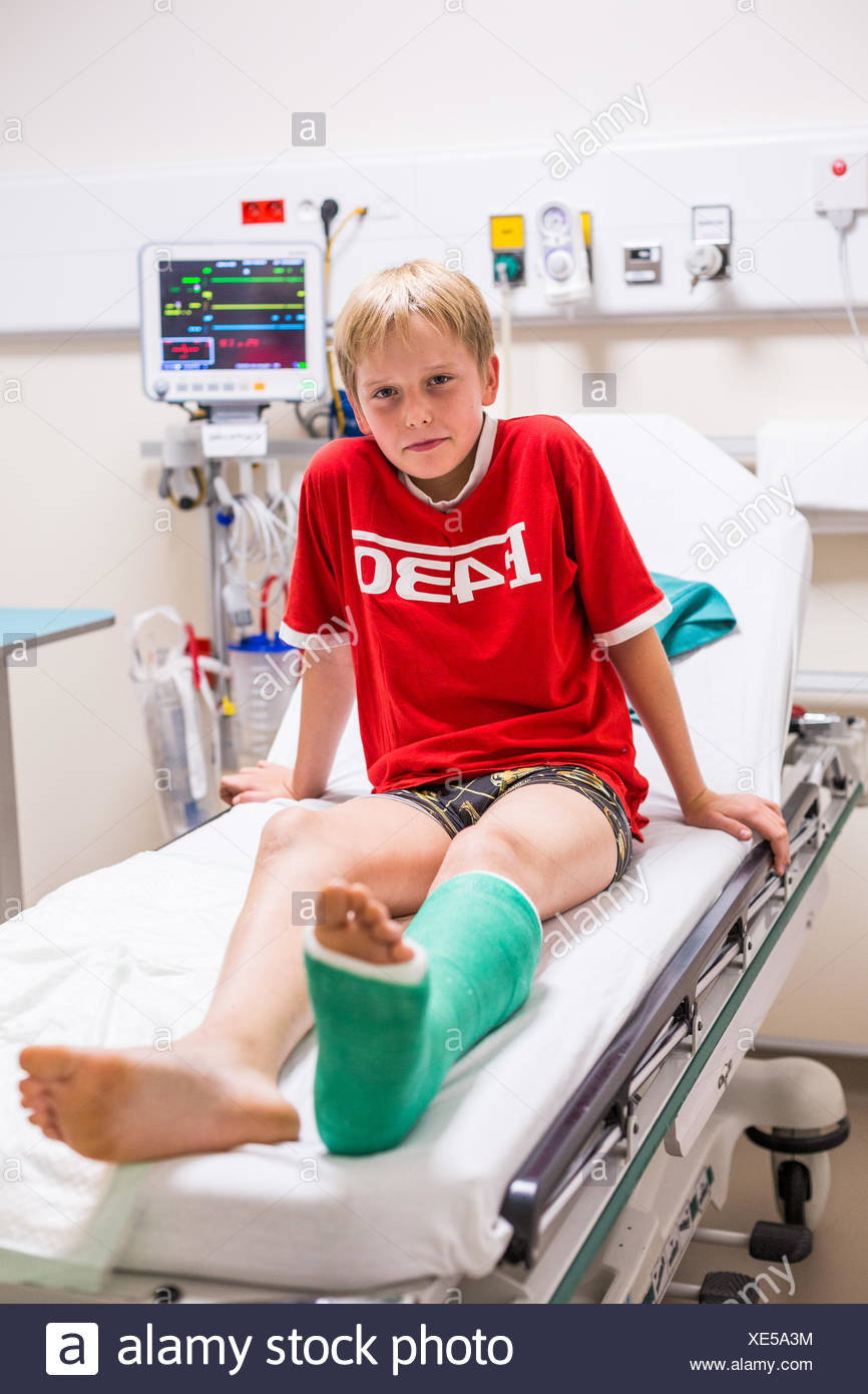 Children Leg Fracture High Resolution Stock Photography and Images - Alamy