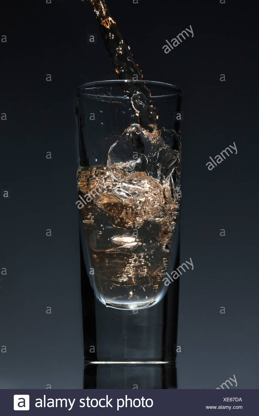 Overflowing Glass Stock Photos & Overflowing Glass Stock Images - Alamy