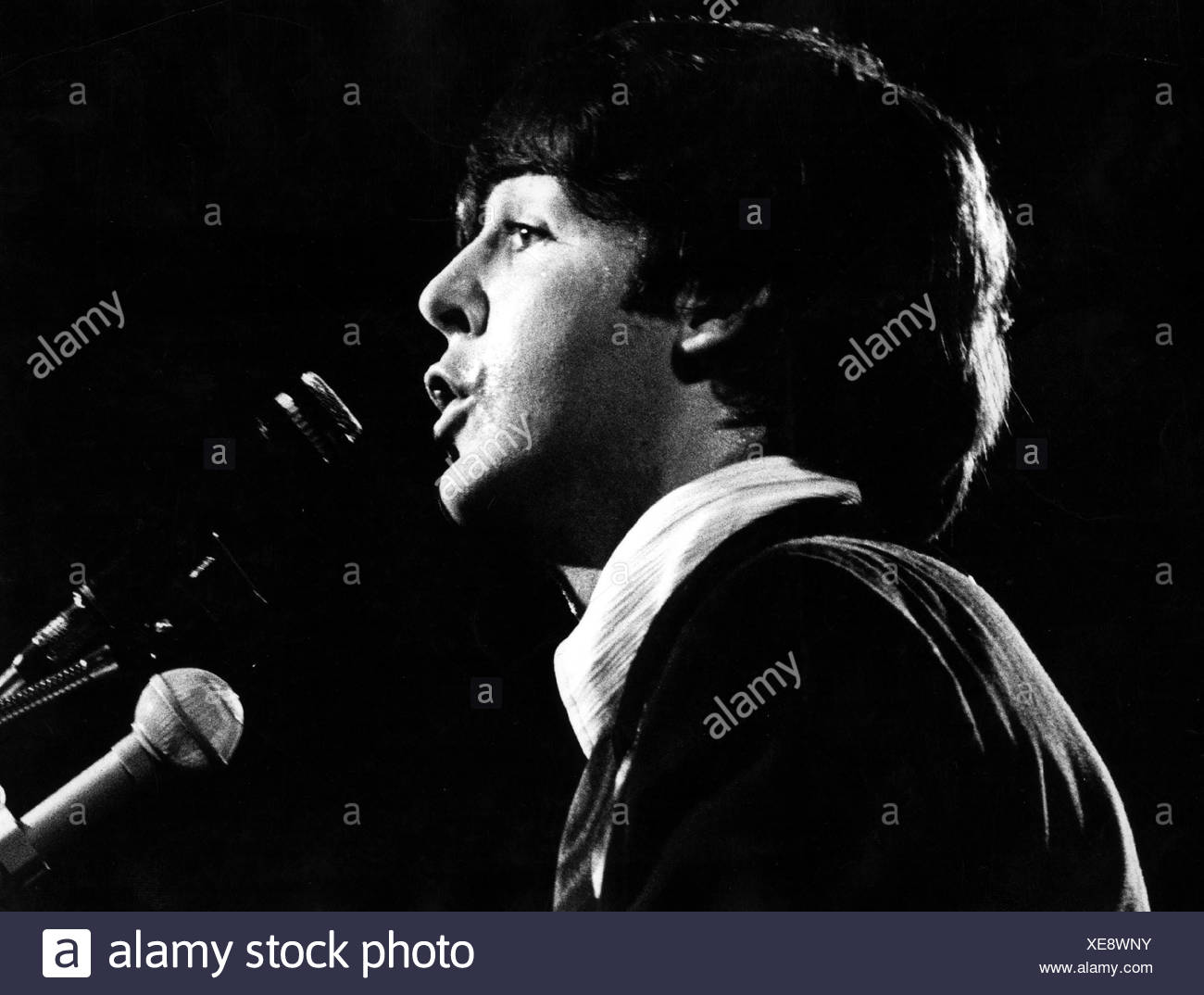 Paul Mccartney 1966 High Resolution Stock Photography and Images - Alamy
