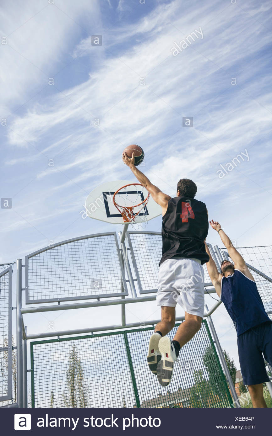 Dunking Ball Stock Photos & Dunking Ball Stock Images - Alamy