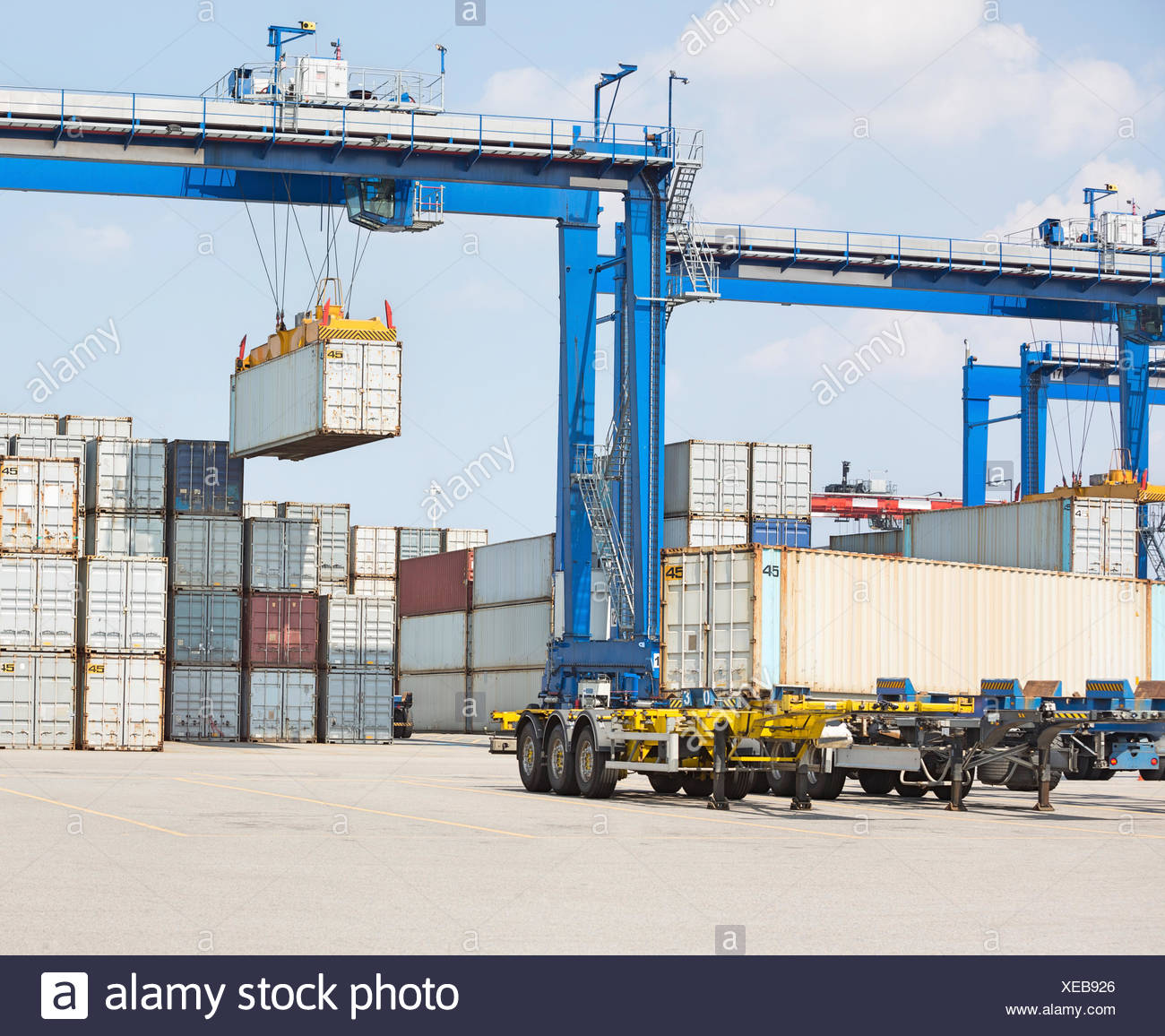 Container Shipping Containers High Resolution Stock Photography and ...
