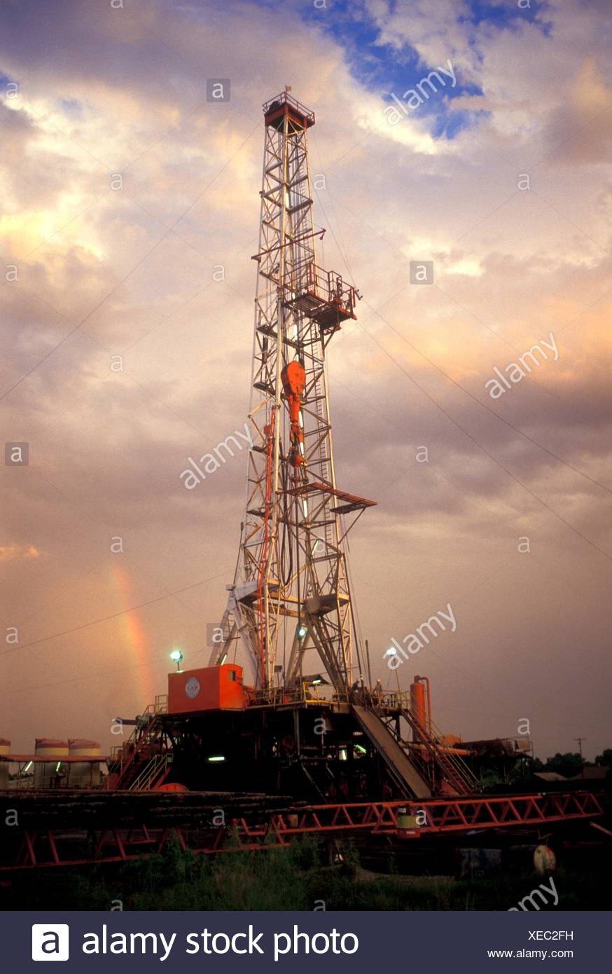Onshore Oil Rig High Resolution Stock Photography and Images - Alamy