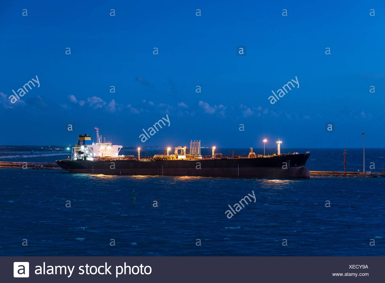 Oil Tanker Ship High Resolution Stock Photography and Images - Alamy