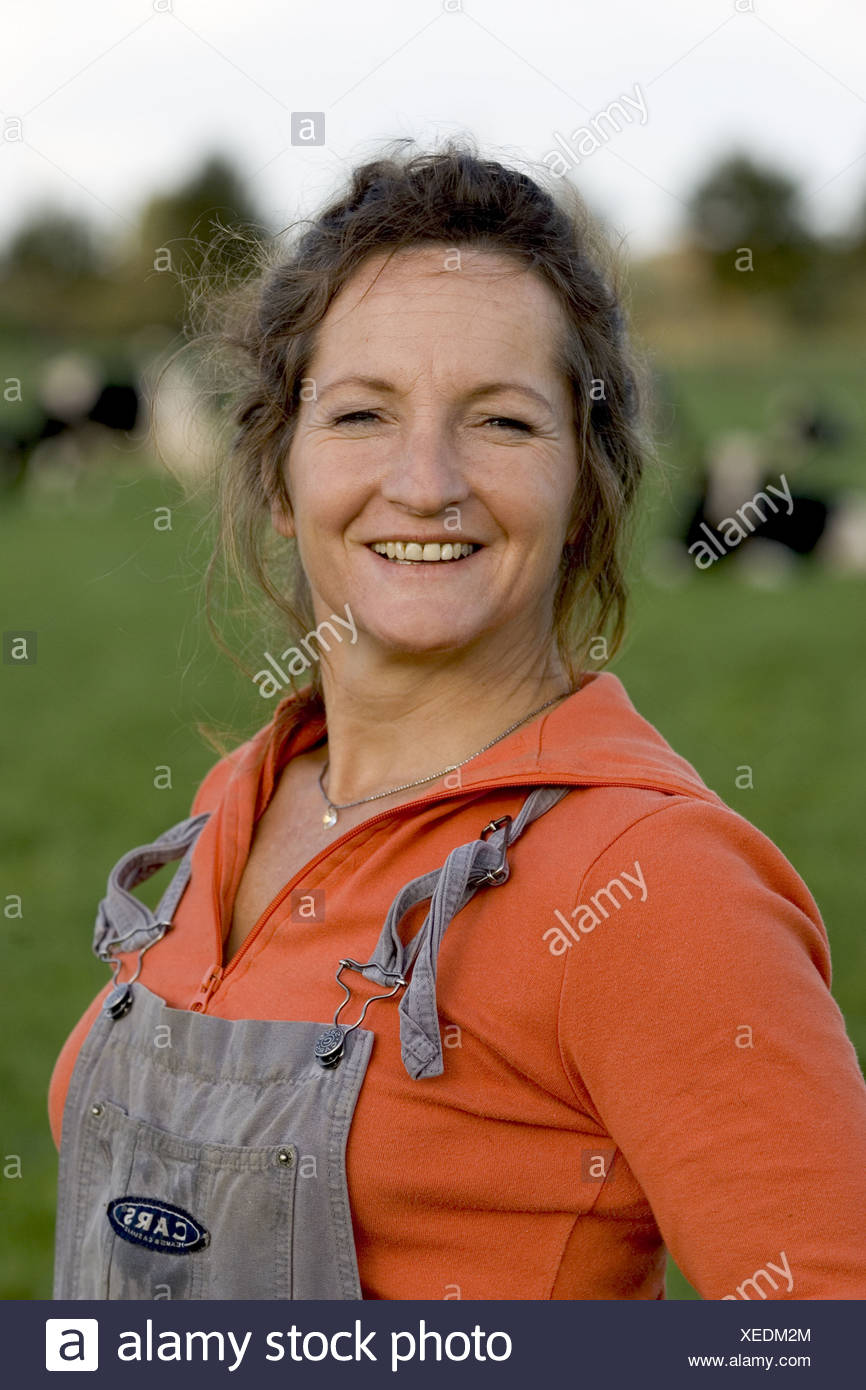 Female Dairy Farmer Uk High Resolution Stock Photography and Images - Alamy