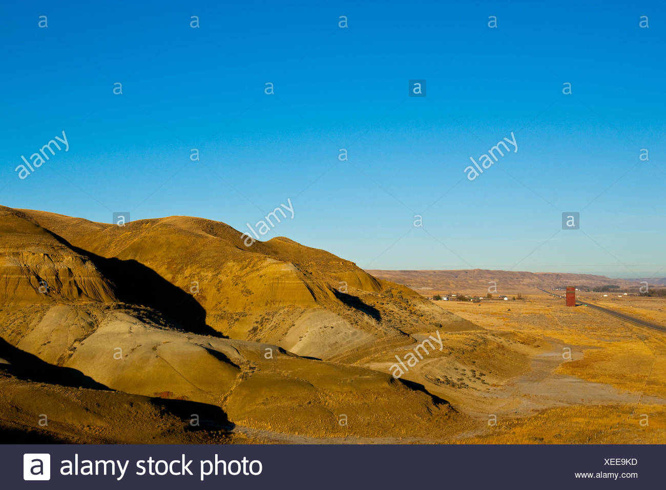 Alberta Badlands Road High Resolution Stock Photography and Images - Alamy