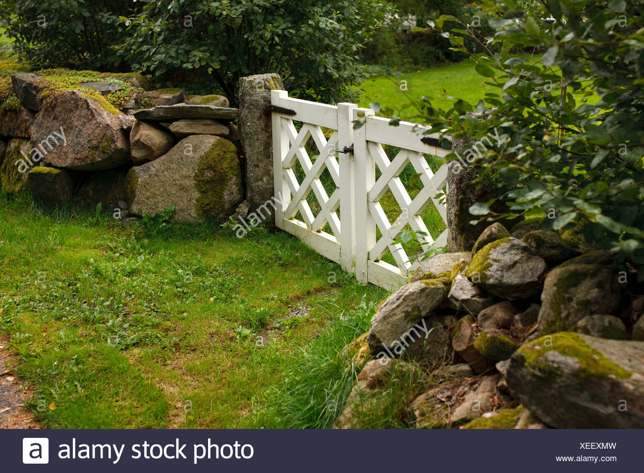 White Garden Gate High Resolution Stock Photography and Images - Alamy