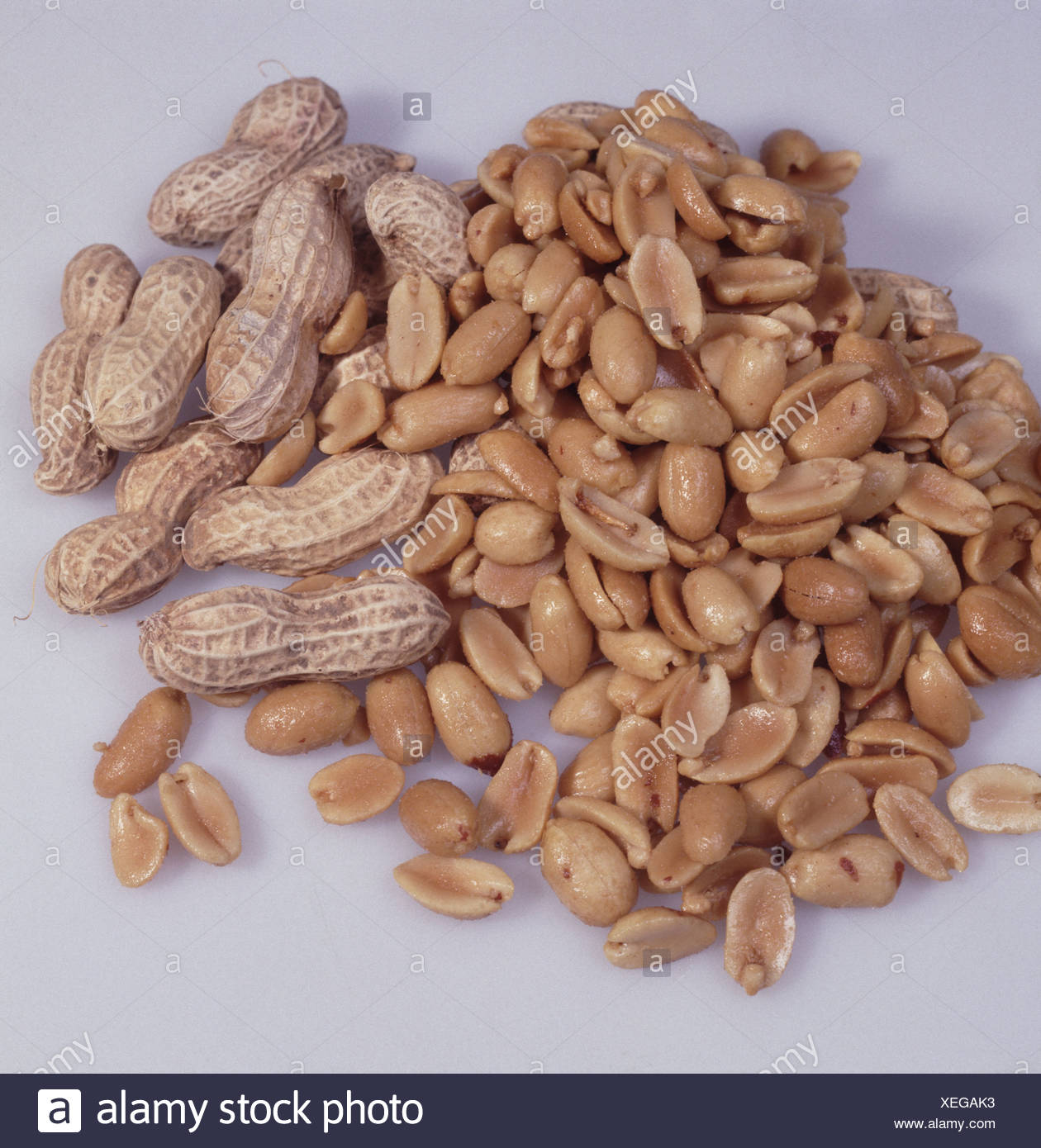 Peanuts Or Roasted Peanuts High Resolution Stock Photography and Images ...