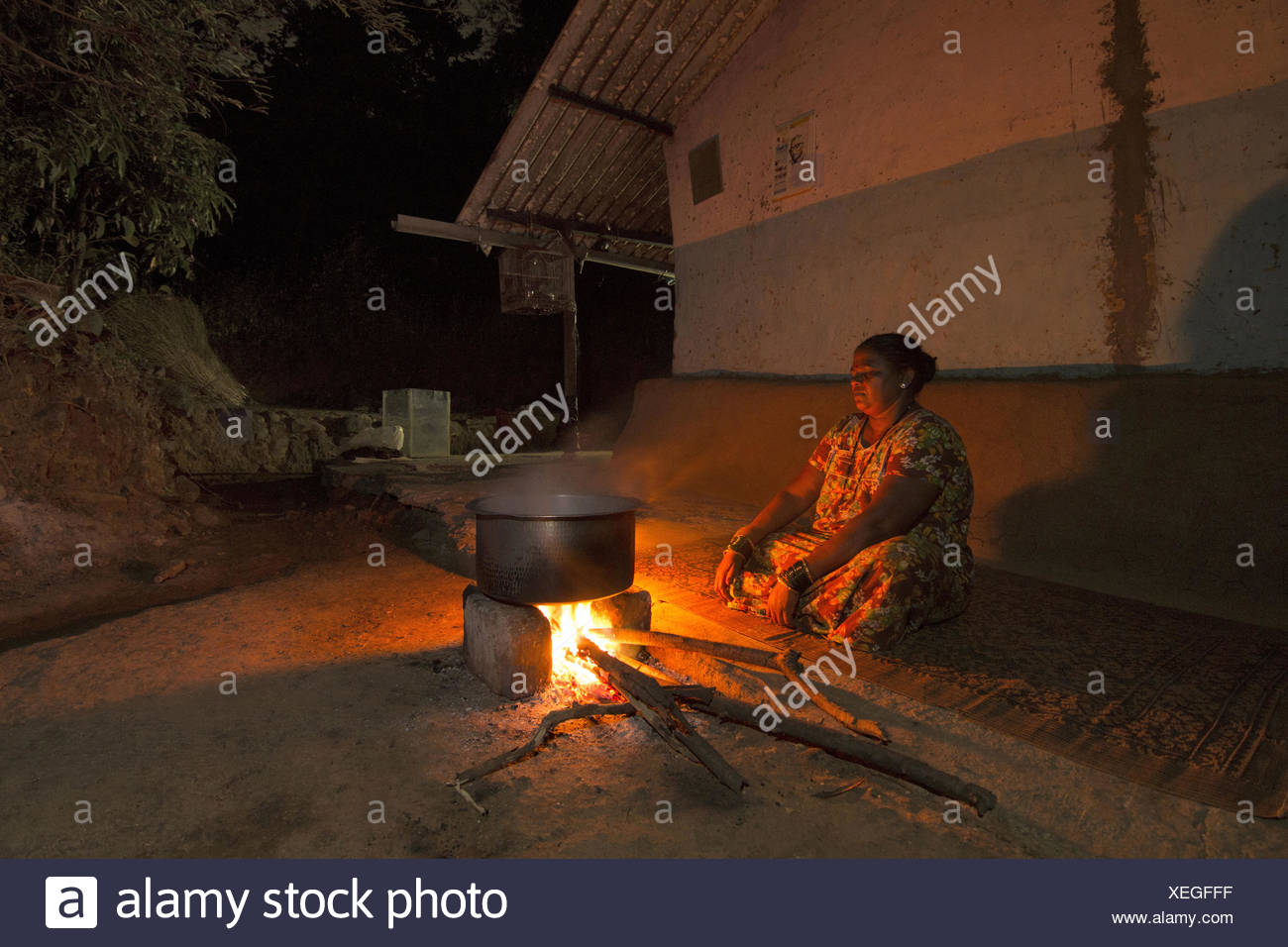 Aboriginal Cooking High Resolution Stock Photography and Images - Alamy