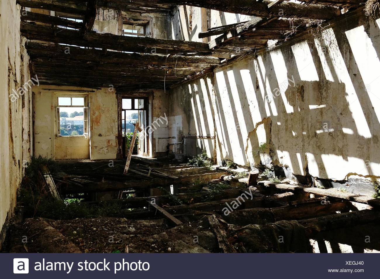 Broken House Stock Photos & Broken House Stock Images - Alamy