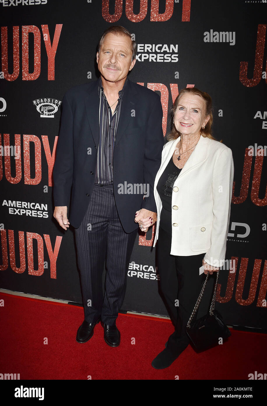 Maxwell caulfield and juliet mills -Fotos und -Bildmaterial in hoher ...