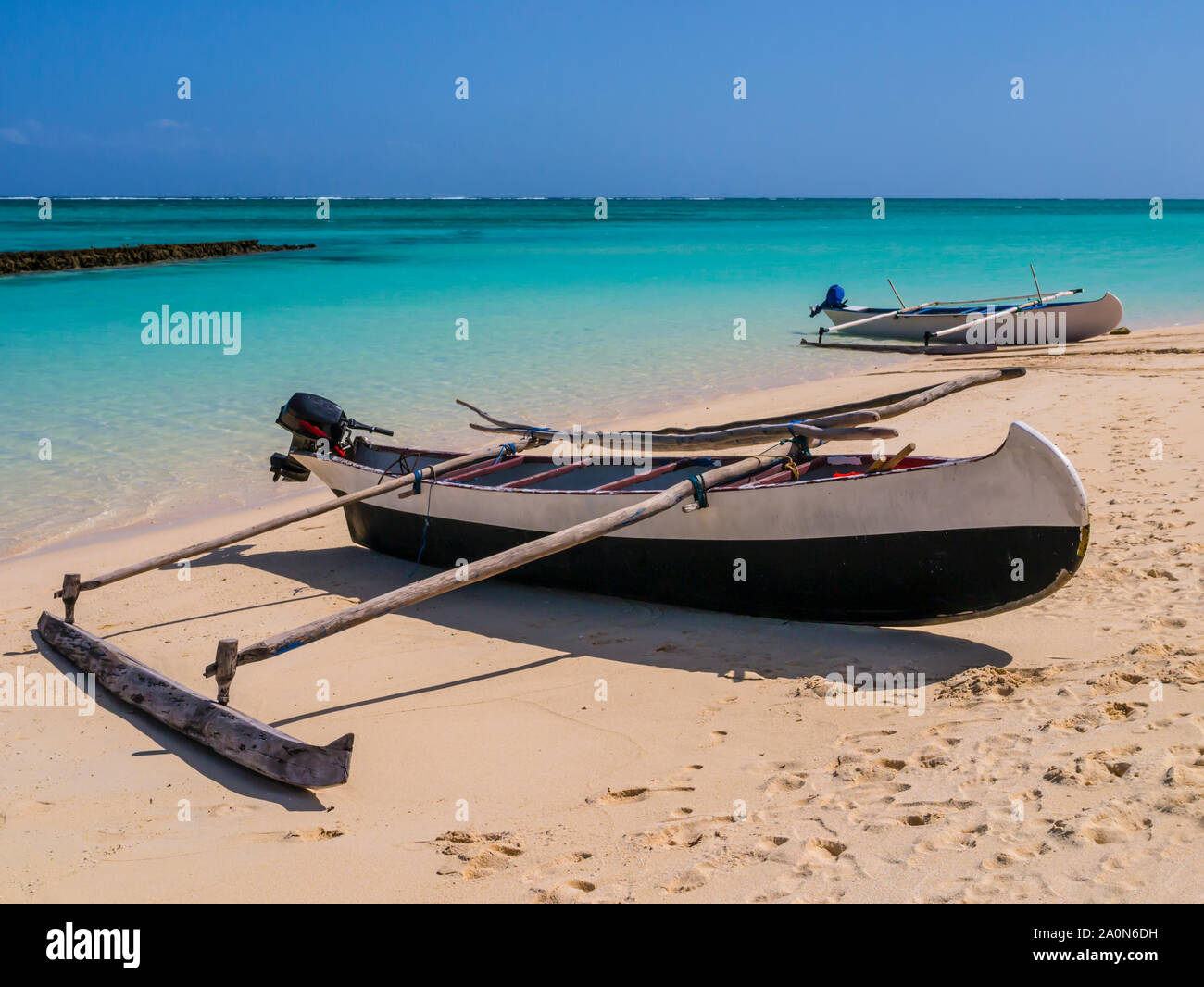 Outrigger pirogue -Fotos und -Bildmaterial in hoher Auflösung – Alamy