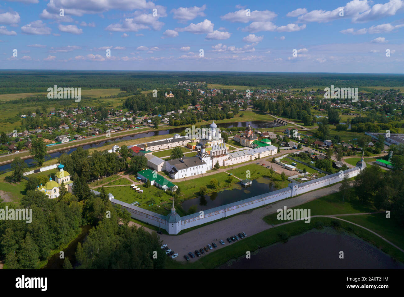 Tichwinski bogoroditschyi uspenski kloster -Fotos und -Bildmaterial in ...