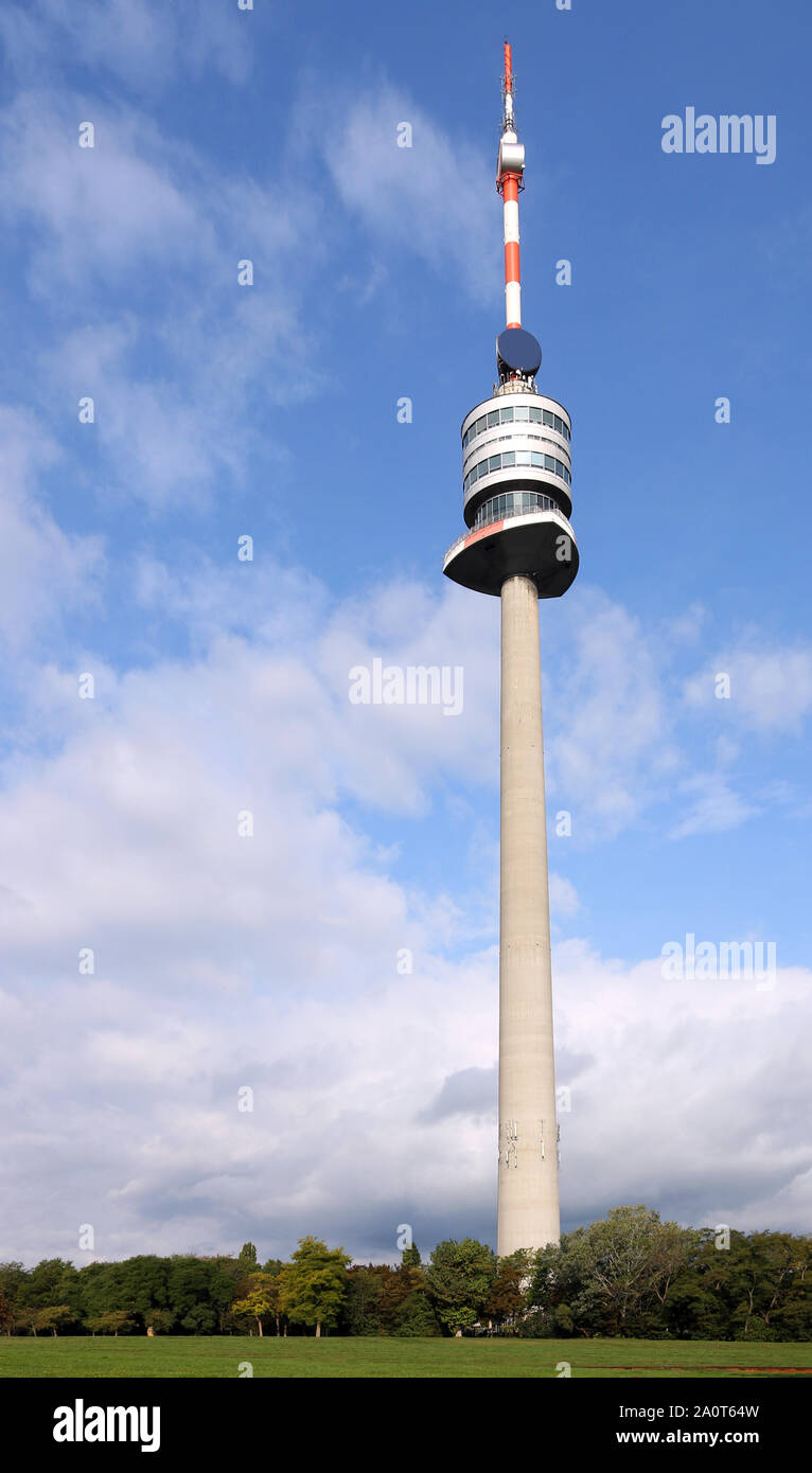 Donauturm wien -Fotos und -Bildmaterial in hoher Auflösung – Alamy