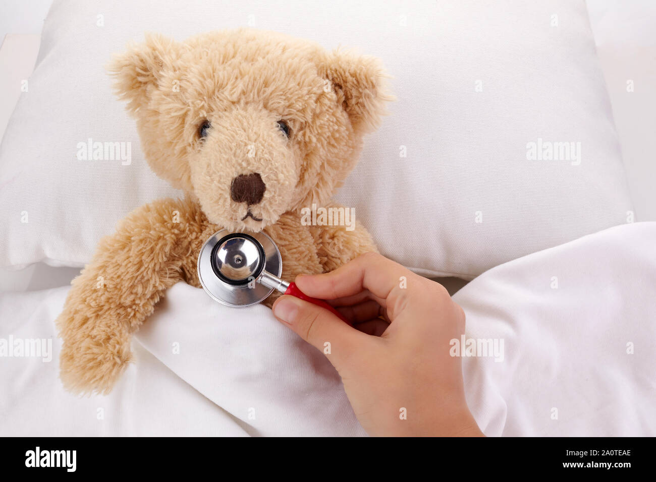 Bad teddy bear -Fotos und -Bildmaterial in hoher Auflösung – Alamy
