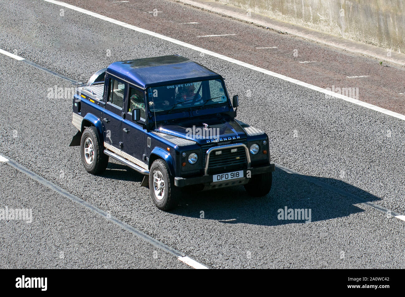 Land rover verteidiger 110 td5 county kombi Stockfotos und -bilder ...