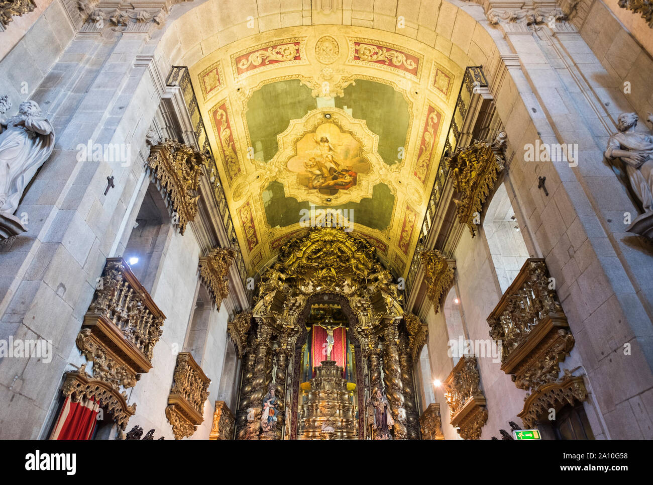 Kirchenkapelle porto -Fotos und -Bildmaterial in hoher Auflösung – Alamy