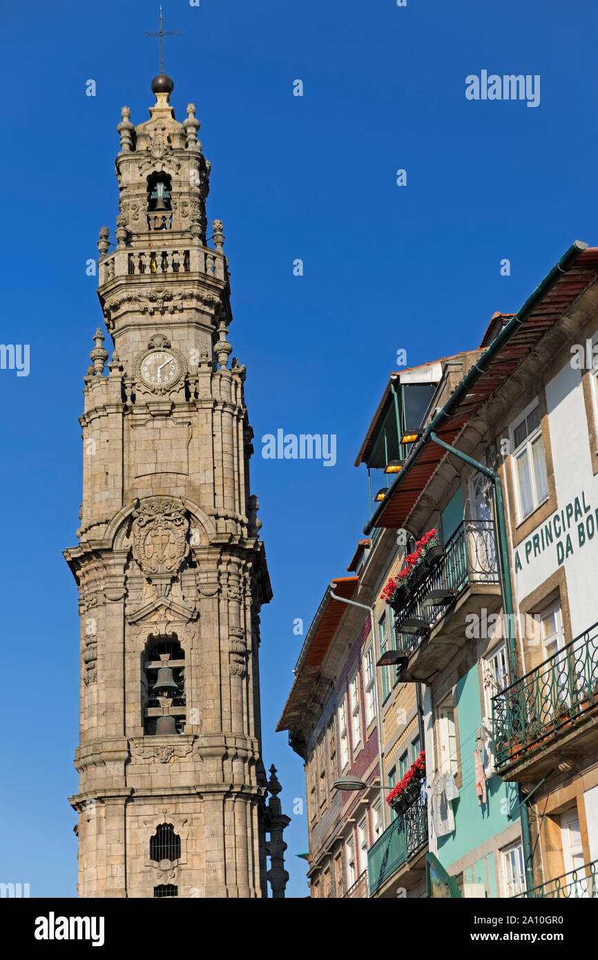 Clerigos tower porto -Fotos und -Bildmaterial in hoher Auflösung – Alamy