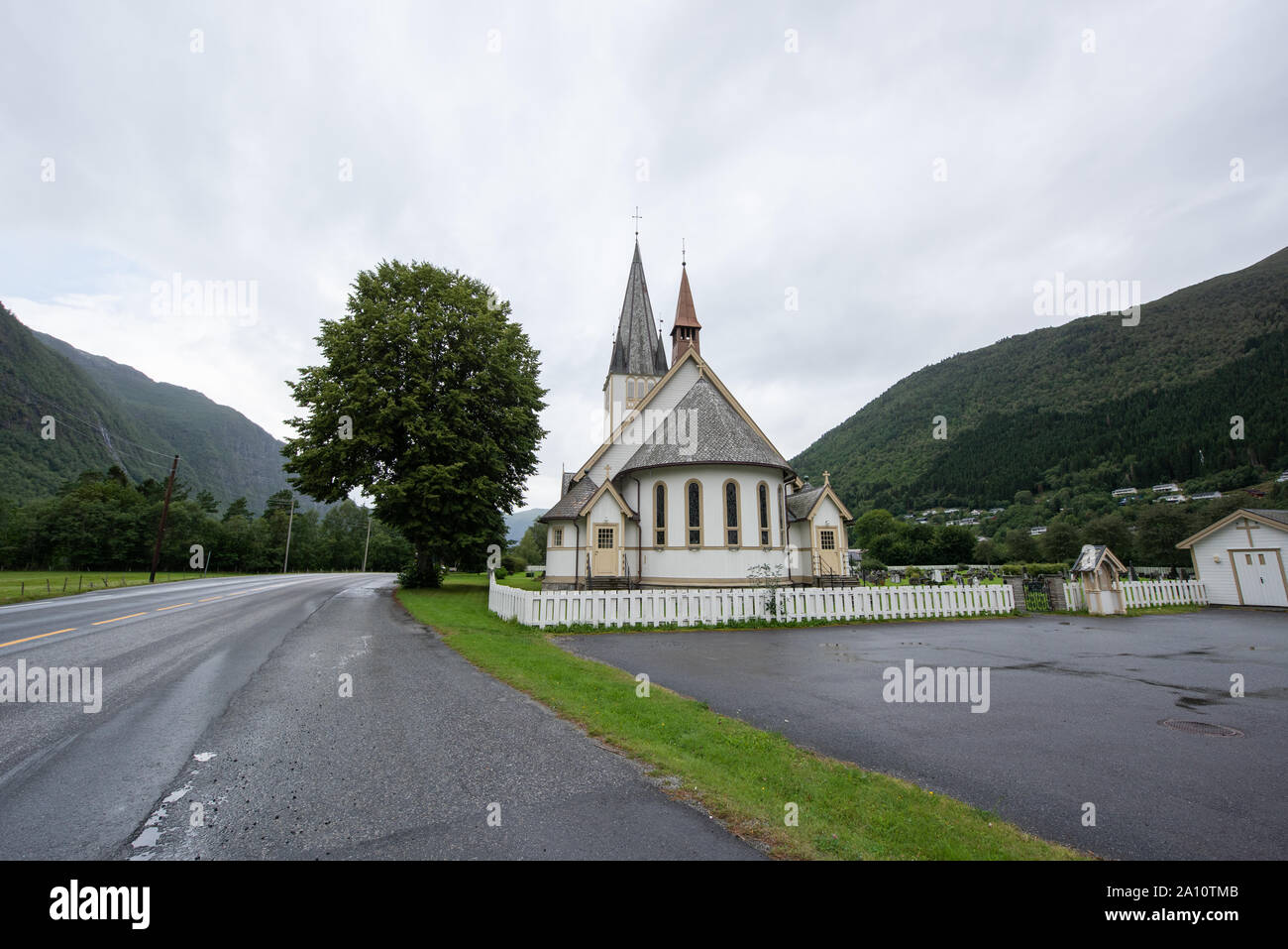 Old stordal church -Fotos und -Bildmaterial in hoher Auflösung – Alamy