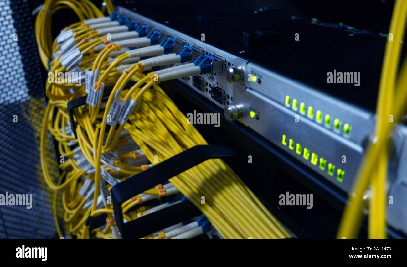 Network hub patch panel -Fotos und -Bildmaterial in hoher Auflösung – Alamy