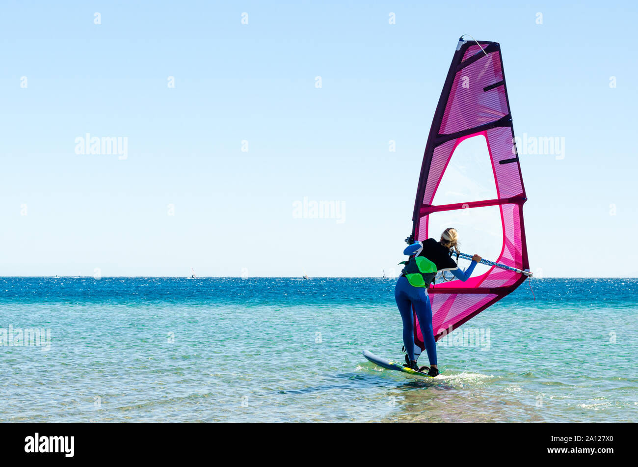 Windsurfer Pink Sail Stockfotos und -bilder Kaufen - Alamy