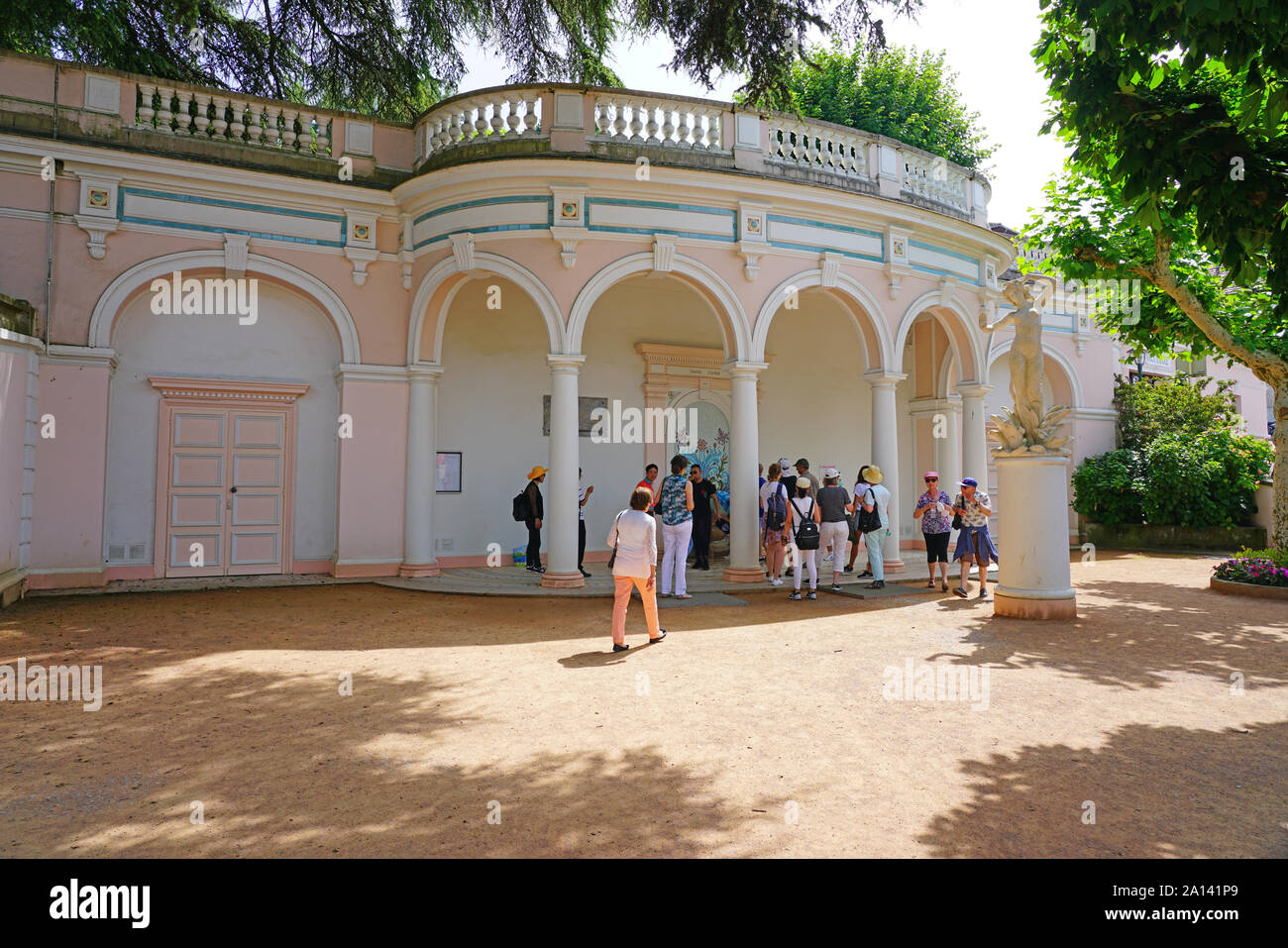 EVIAN-LES-BAINS, Frankreich-26 Jun 2019 - Blick auf das Wahrzeichen ...