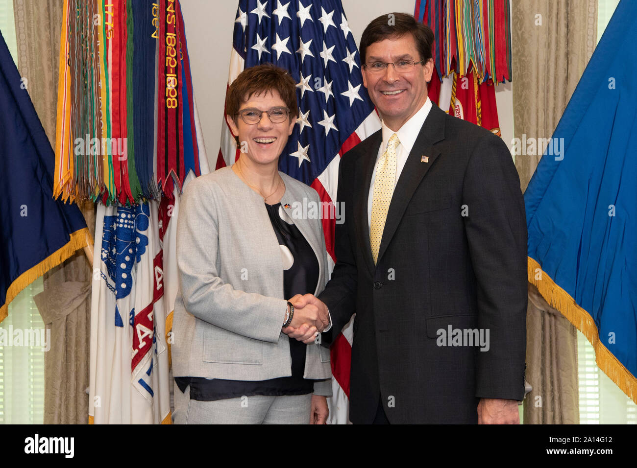 Annegret kramp -Fotos und -Bildmaterial in hoher Auflösung – Alamy