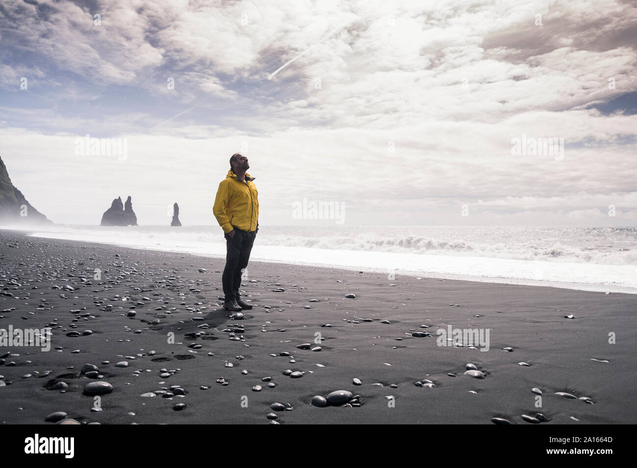 Am strand in island -Fotos und -Bildmaterial in hoher Auflösung – Alamy