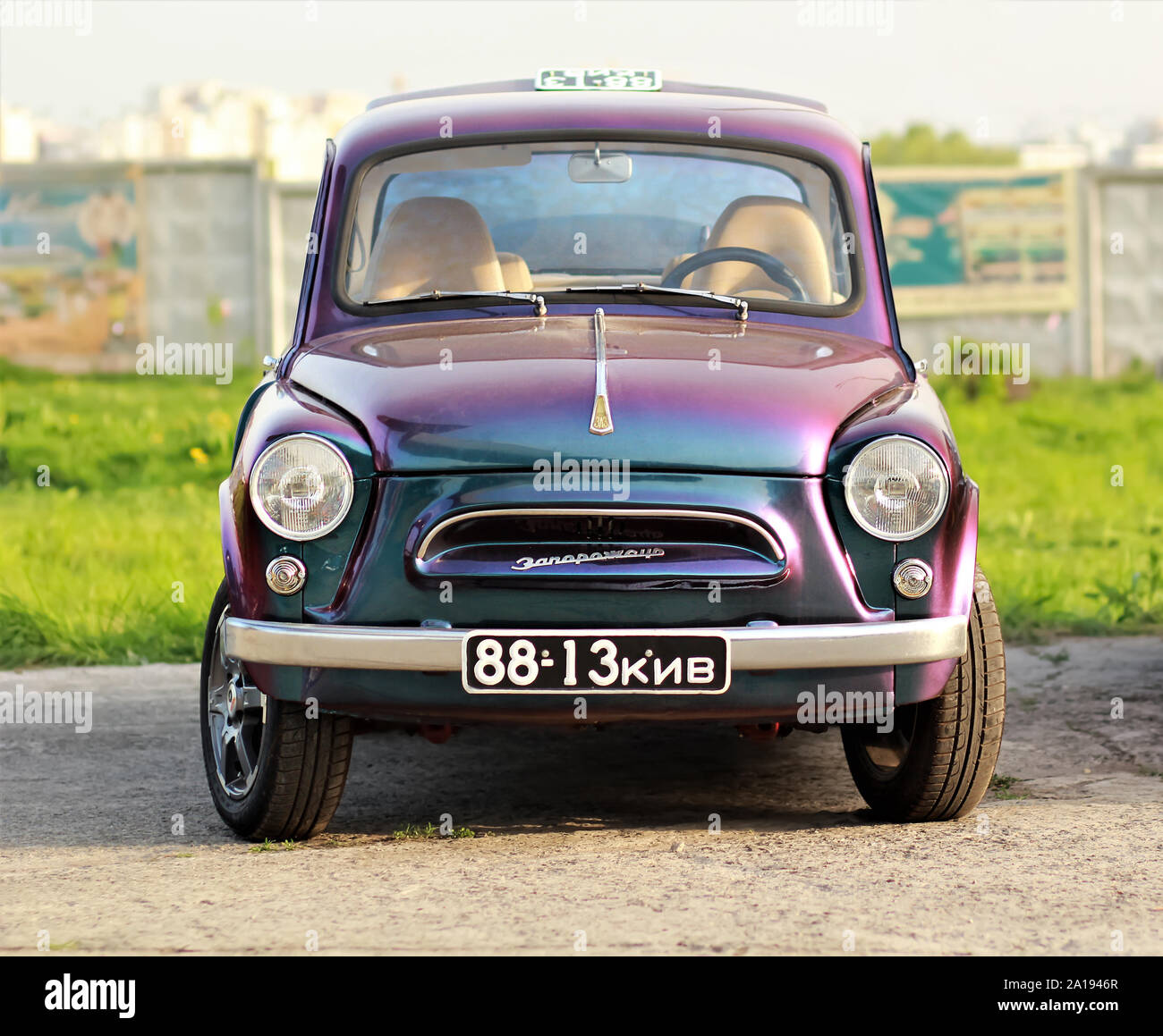 Supermini mit frontantrieb -Fotos und -Bildmaterial in hoher Auflösung ...