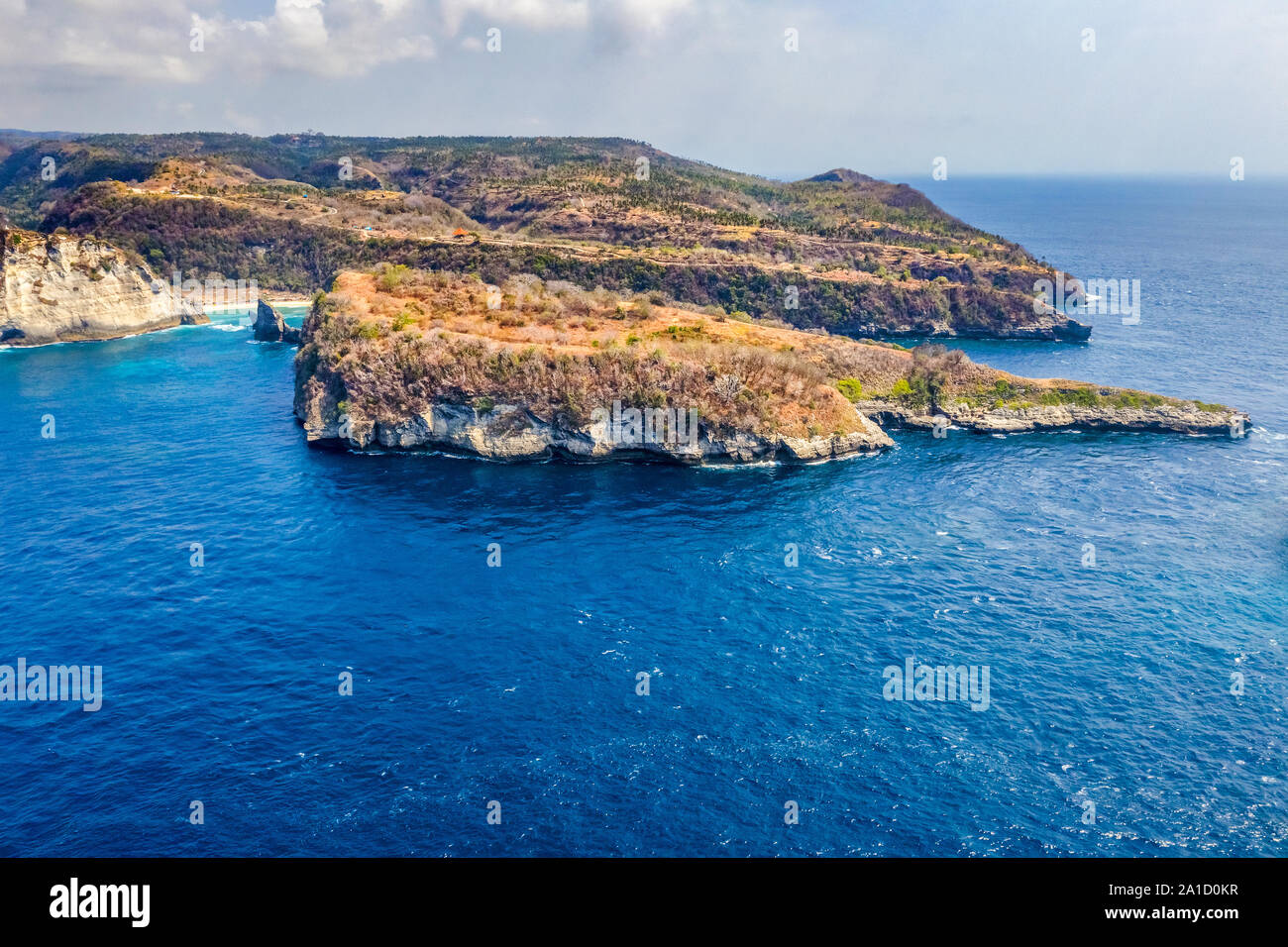 Herrlichen Blick auf die einzigartigen natürlichen Felsen. Atuh Strand ...