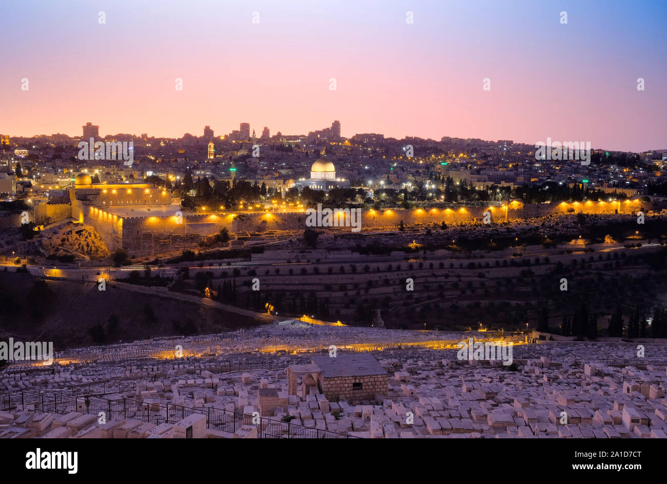 Blick vom Ölberg auf der Felsendom und die Al-Aksa-Moschee auf dem ...