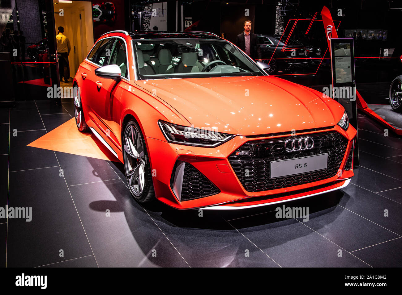 Audi rs6 avant model year -Fotos und -Bildmaterial in hoher Auflösung ...