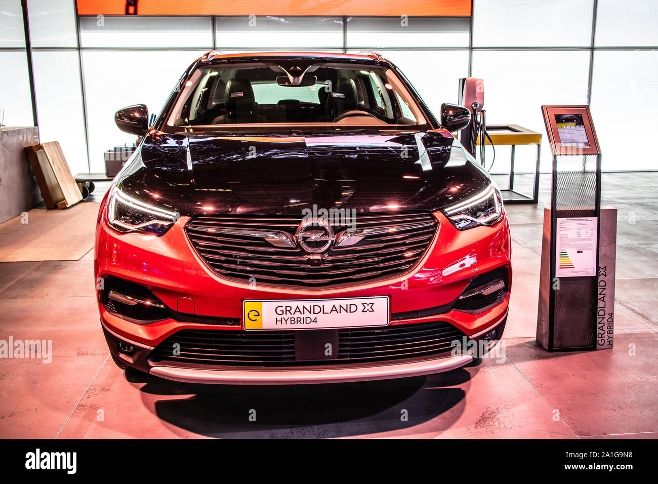 Frankfurt, Deutschland, September 10, 2019: rot metallic OPEL Grandland X Hybrid4 auf der IAA ...