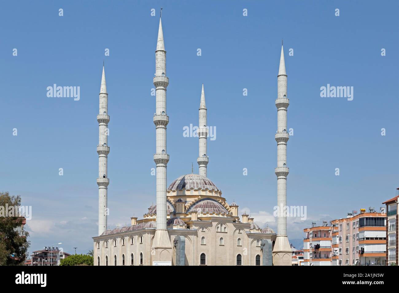 Blaue moschee manavgat -Fotos und -Bildmaterial in hoher Auflösung – Alamy