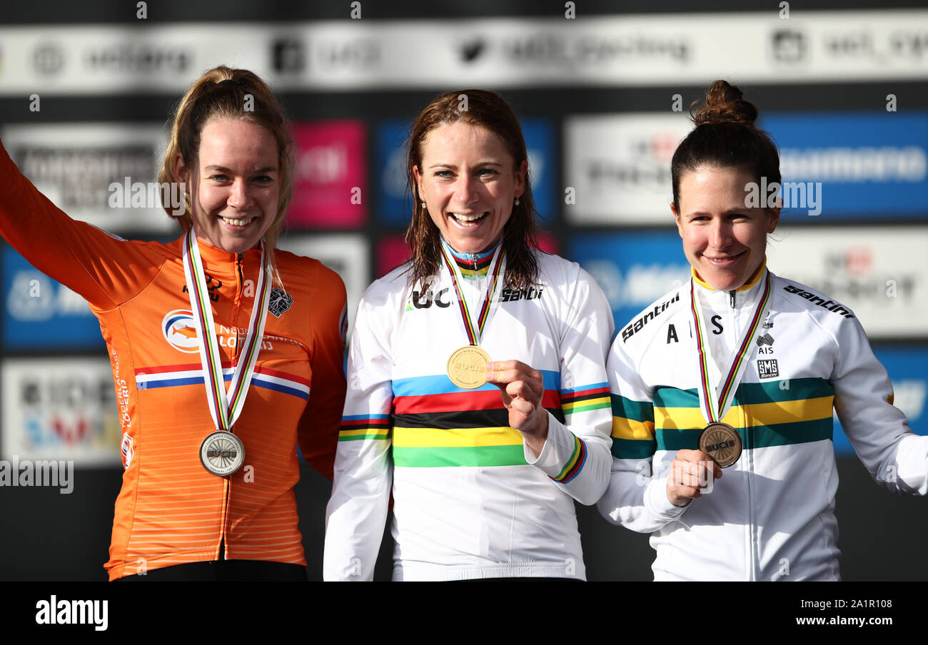 Die Niederlande Annemiek Van Vleuten feiert Sieg der Frauen Elite Road ...