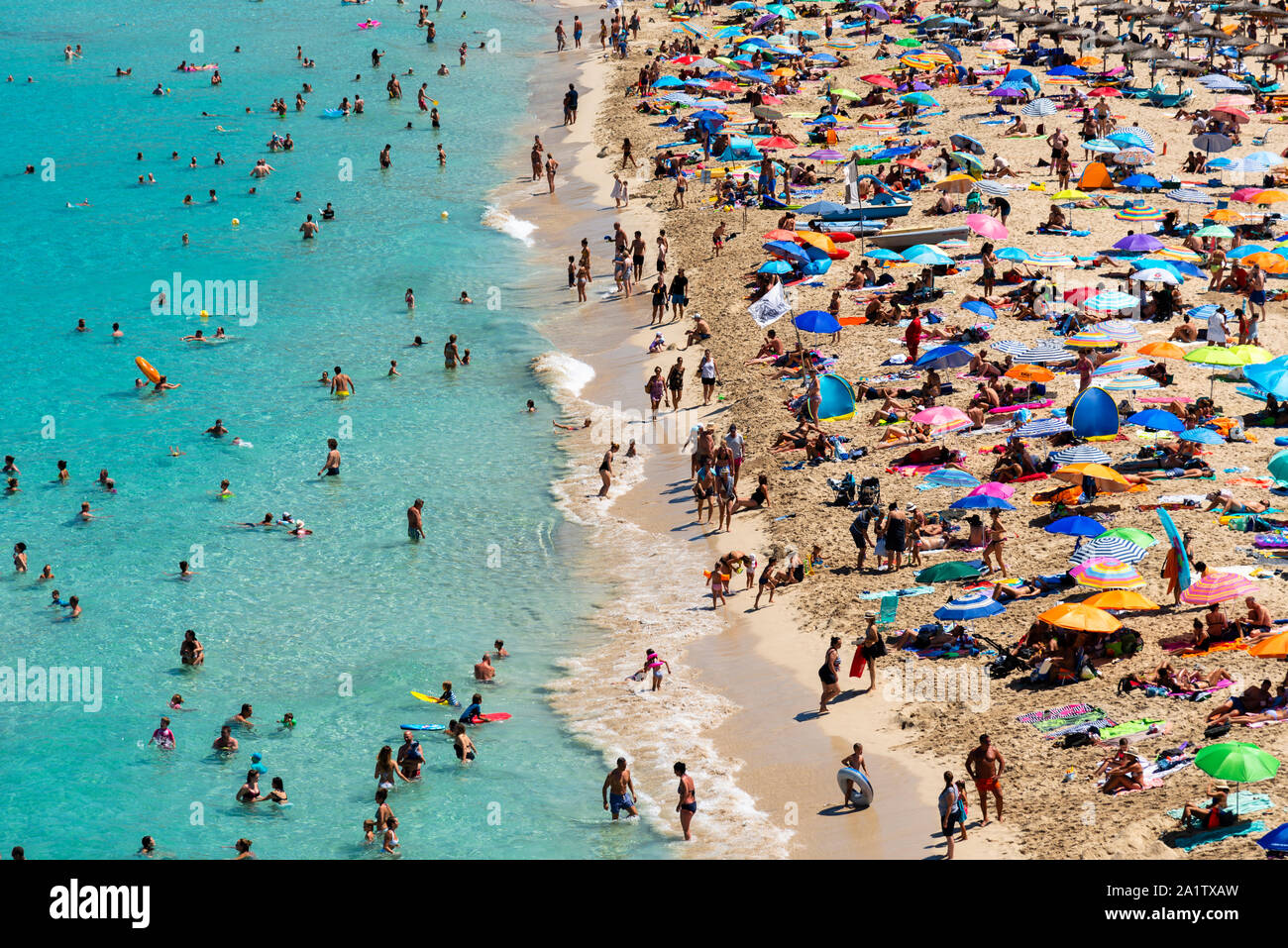 Badestrand Menschenmasse Mallorca Stockfotos und -bilder Kaufen - Alamy