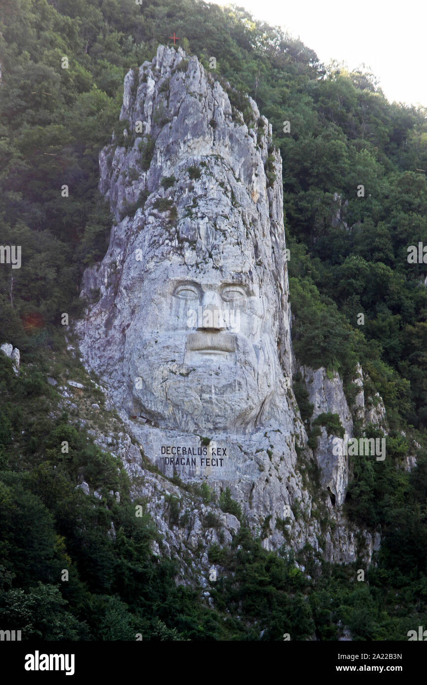 Der Fels relief Bergspitze Skulptur an der Vorderseite des Decebalus ...