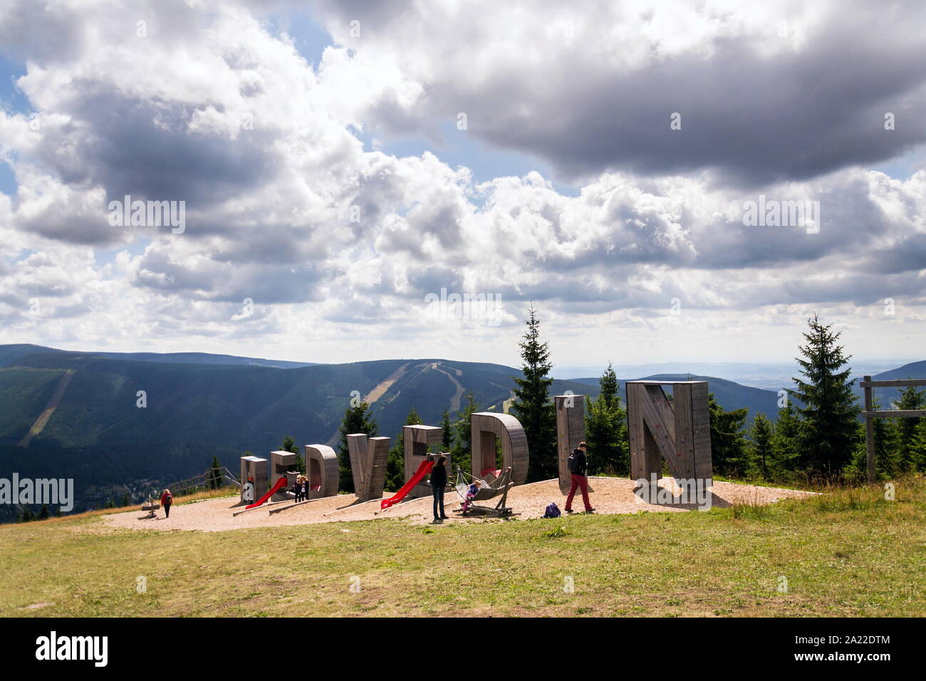 Spindleruv mlyn medvedin -Fotos und -Bildmaterial in hoher Auflösung ...