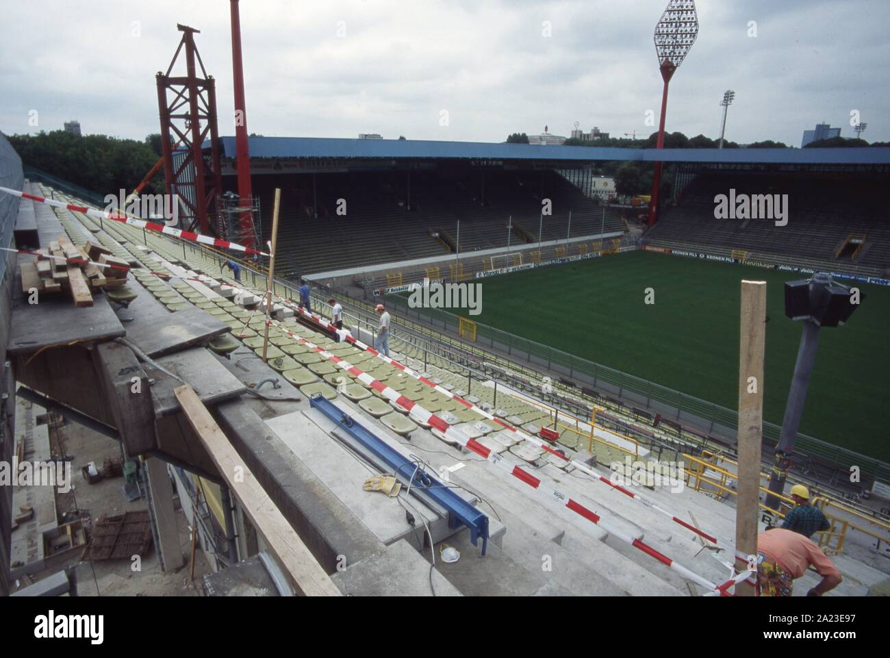 Dortmund, Deutschland. 26 Sep, 2019. firo: 05/1996 Fußball, 1995/1996 1 ...