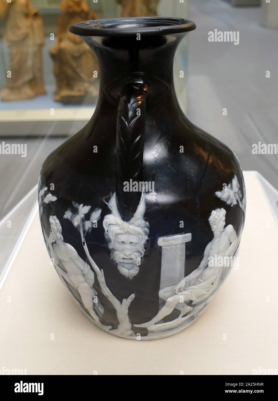 Die Portlandvase, einem römischen cameo Glas Vase, die zwischen AD1 und ...