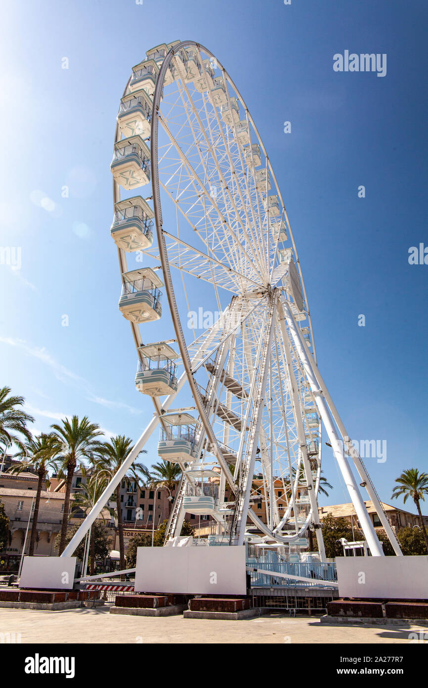 Riesenrad von genua -Fotos und -Bildmaterial in hoher Auflösung – Alamy