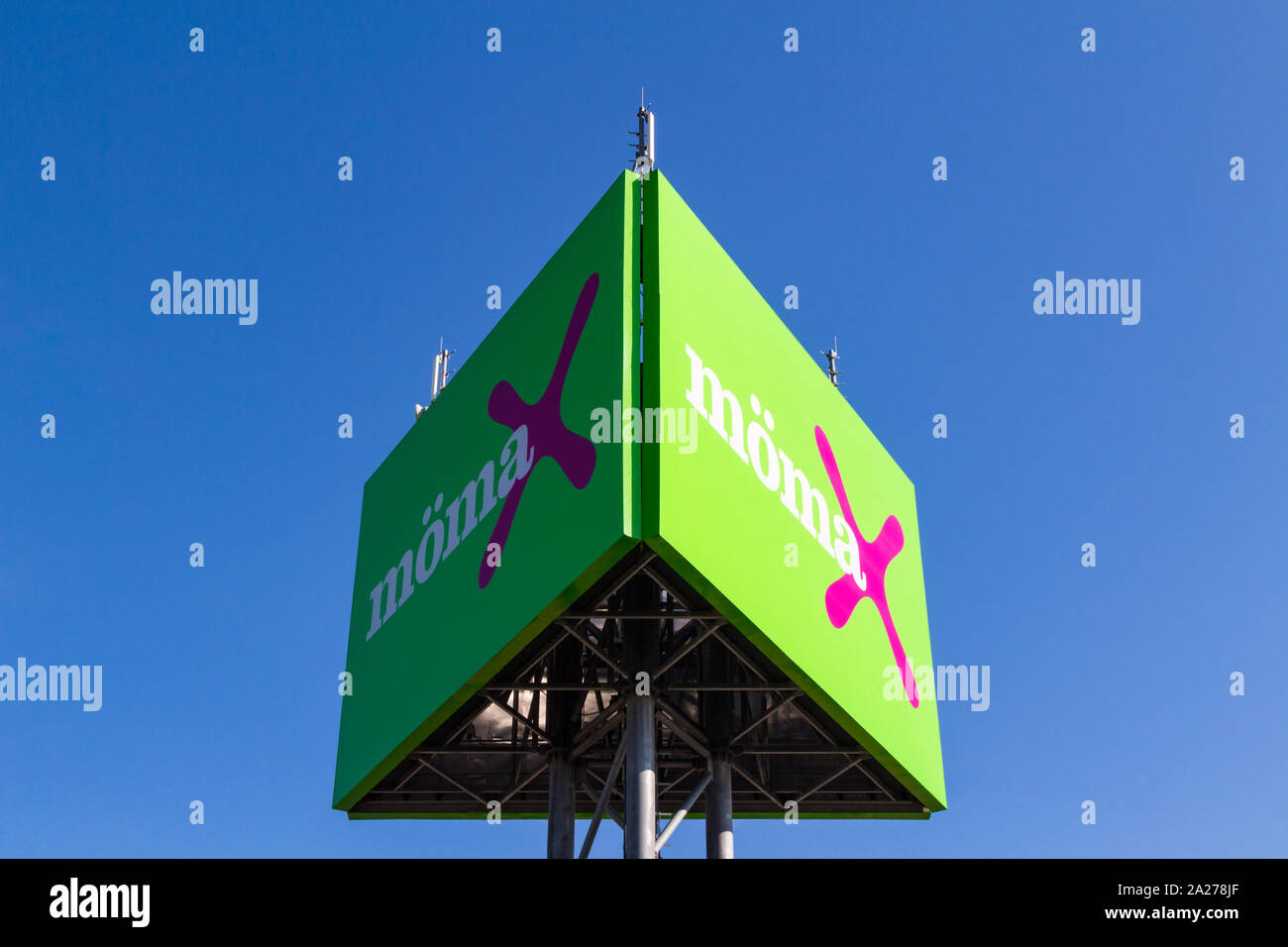 Moemax momax logo -Fotos und -Bildmaterial in hoher Auflösung – Alamy