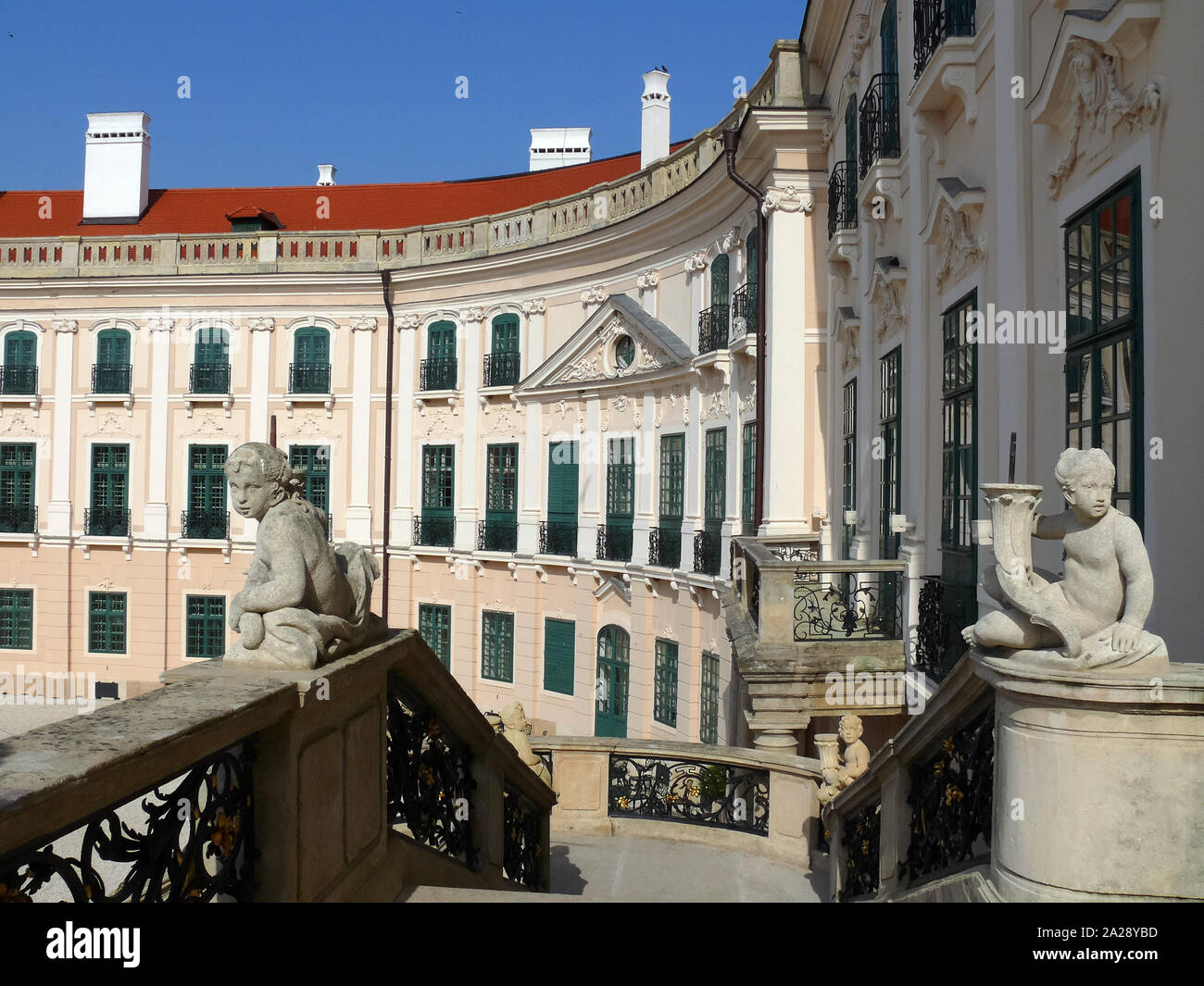 Esterhazy kastely -Fotos und -Bildmaterial in hoher Auflösung – Alamy