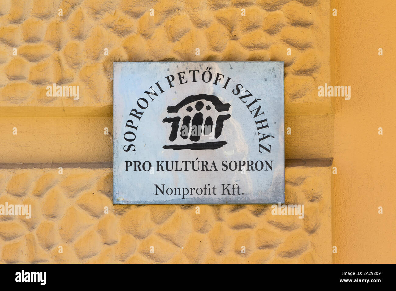 Soproni logo -Fotos und -Bildmaterial in hoher Auflösung – Alamy